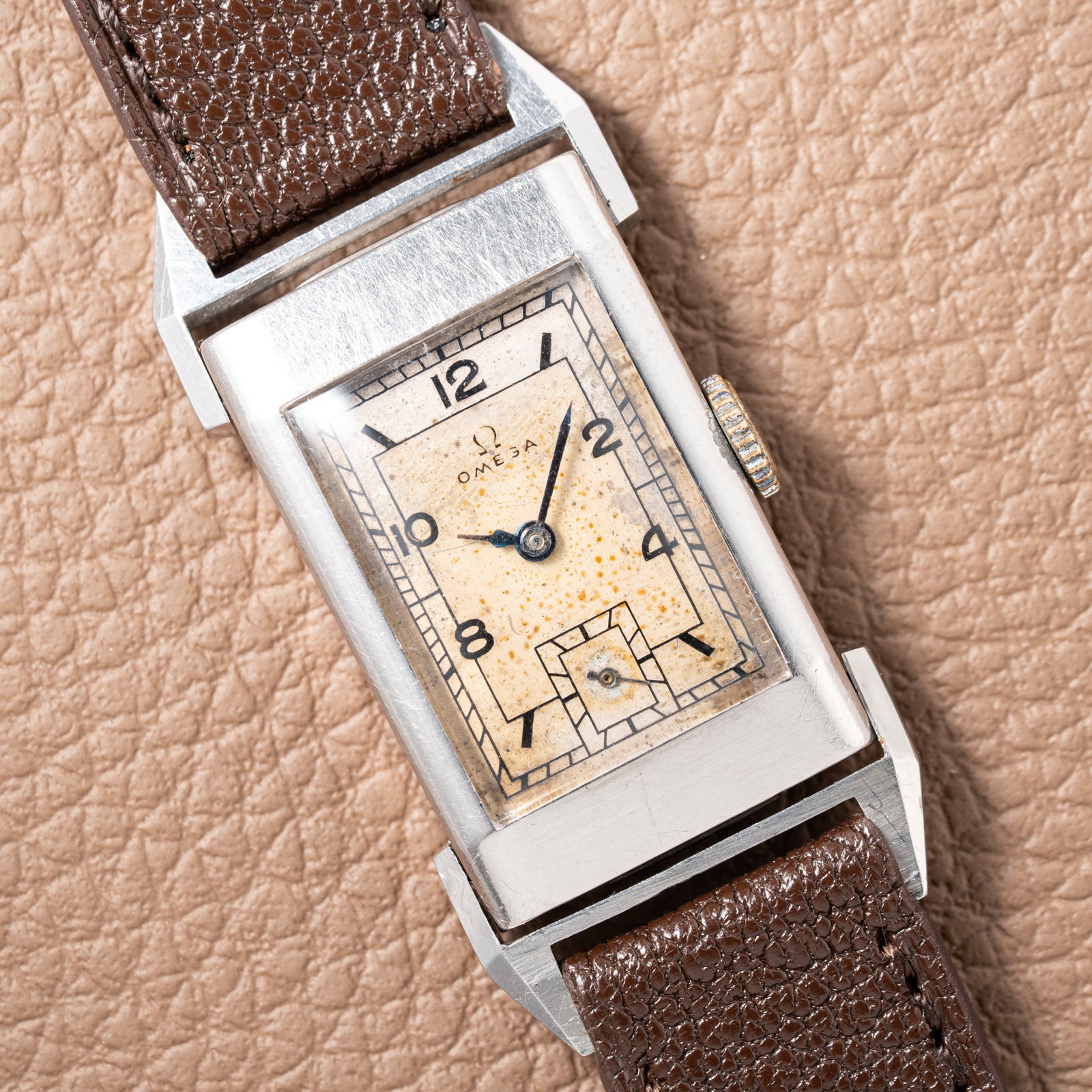 Omega Tank T17 Rare Moving Lugs from 1937 – Le Petit Suisse