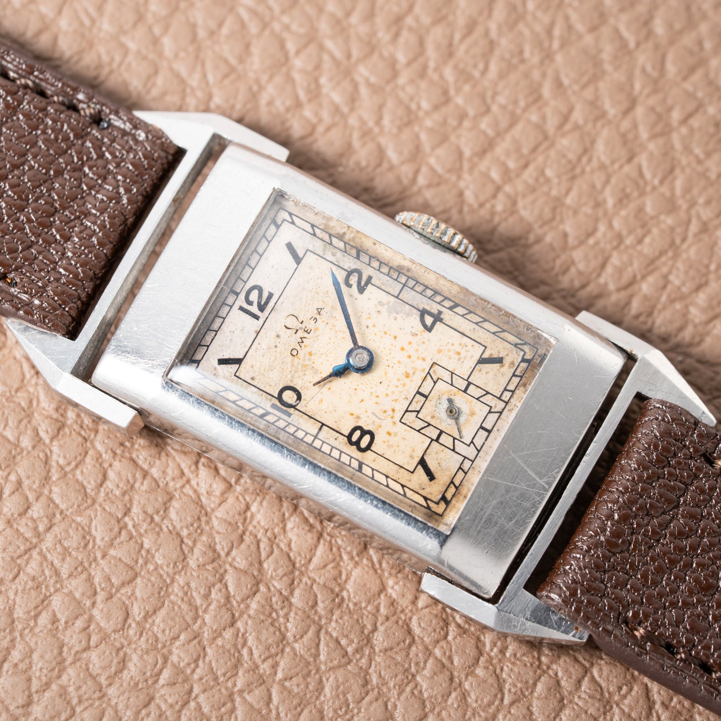 Omega Tank T17 Rare Moving Lugs from 1937 – Le Petit Suisse